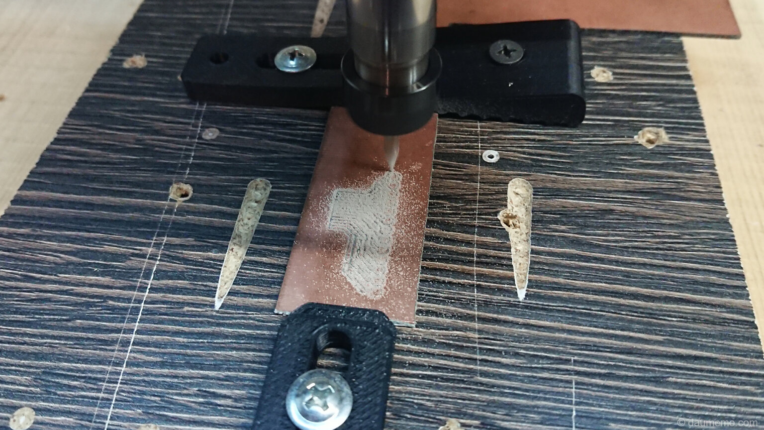 How to cut a PCB with a CNC router? - Make PCB at home - Daumemo